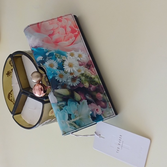 Ted Baker London | Bags | Ted Baker London Beautiful Wallet | Poshmark